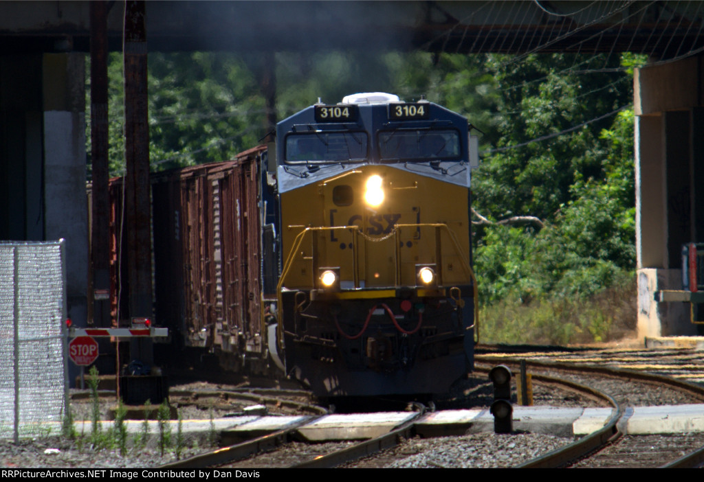 CSX ES44AH 3104 leads Q438-24